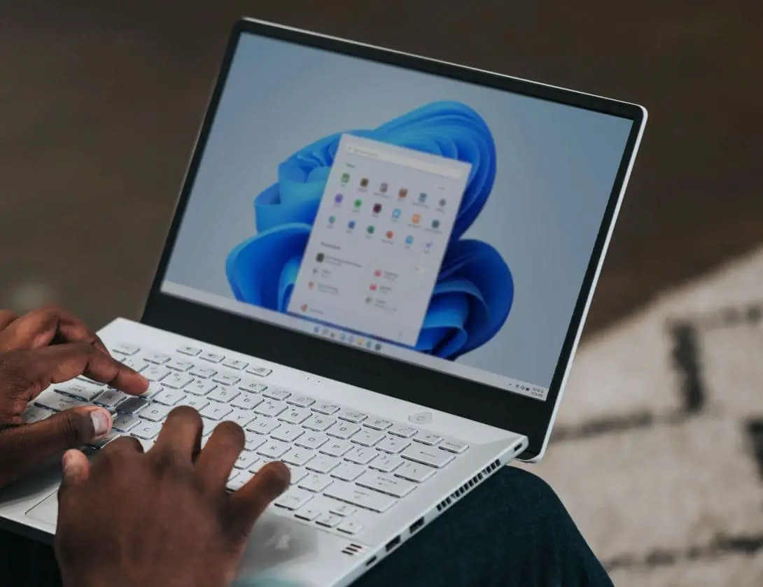 如何卸载Windows 11 2024更新（24H2）回滚构建 - Flnug.com
